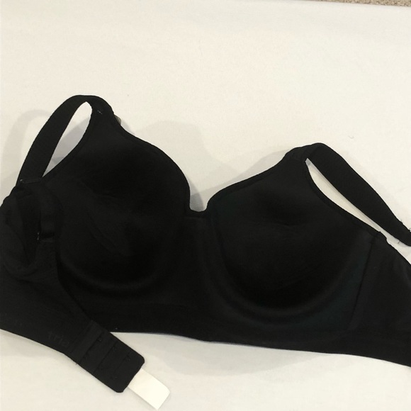 Triumph | Intimates & Sleepwear | Nwt Triumph Sports Bra | Poshmark